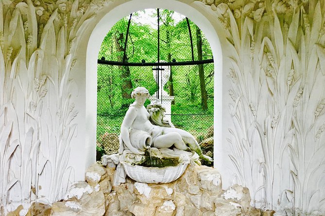 Grand Schoenbrunn Palace and Carriage Museum Tour Small Group - Tour Logistics and Meeting Details