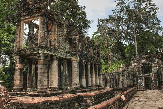 Grand Tour and Banteay Srei Group Tour - The Itinerary: What to Expect from Dawn to Dusk