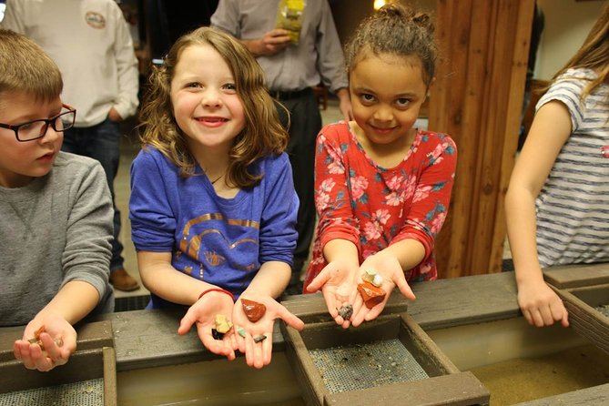 Great Platte River Road Archway Monument - Authentic Perspectives from Visitors