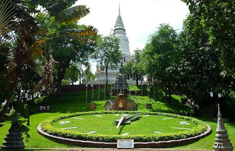 Great way to experience Phnom Penh by Eng-speaking driver - Key Points