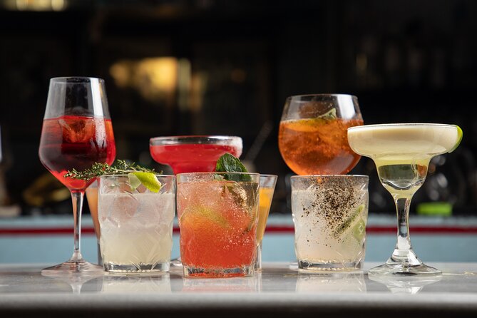 Greek cocktails and wines in Pagrati - Key Points