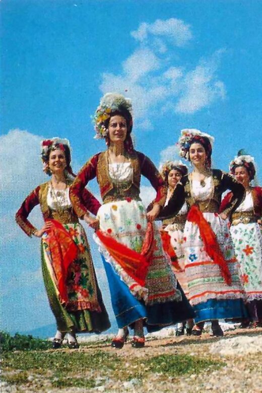 Greek dance lessons - Key Points