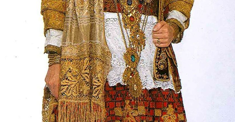 Greek dance lessons - A Detailed Look at the Greek Dance Lessons Experience