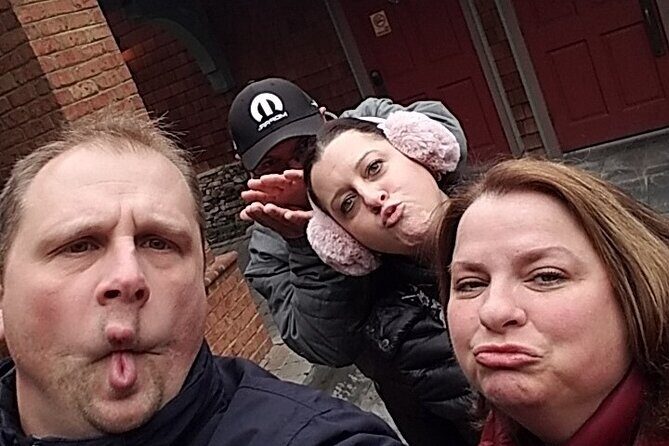 Green Bay City Scavenger Hunt Excursion by Crazy Dash - A Closer Look at the Experience