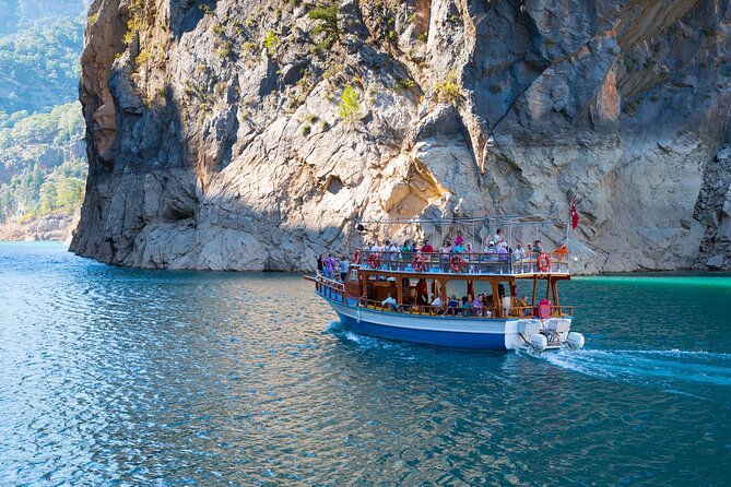 Green Canyon Boat Trip With Lunch and Unlimited Drinks - Key Points