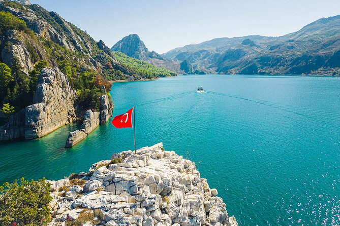 Green Canyon Boat Trip With Lunch and Unlimited Drinks - Cuisine and Refreshments Provided