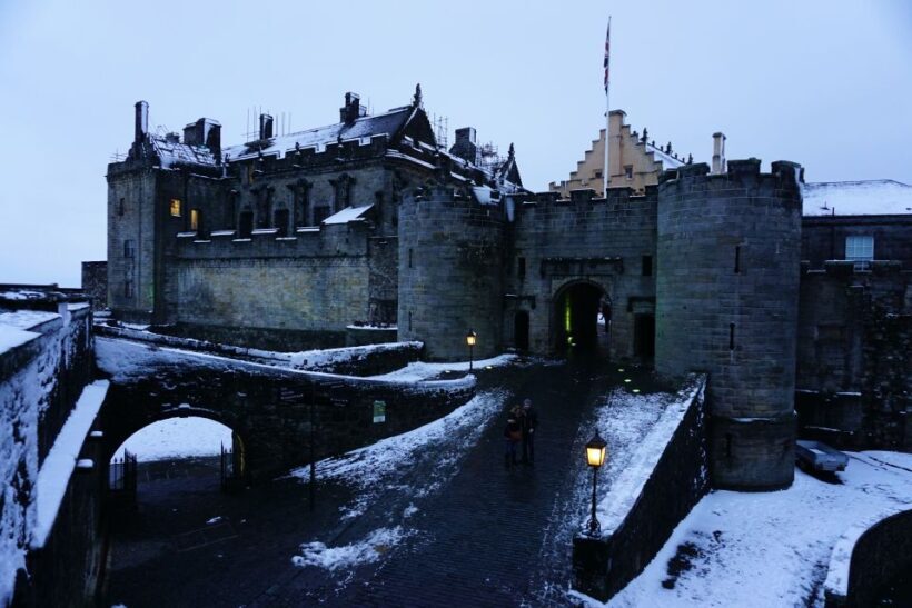Greenock: Shore Excursion to Stirling Castle and Loch Lomond - Transportation and Group Size