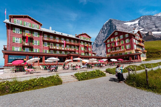 Grindelwald - Kleine Scheidegg - Lauterbrunnen Small Group Tour - Discovering Lauterbrunnen