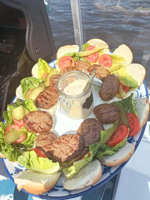 Groningen: Private Highlights BBQ with Drinks on the Lake - The Itinerary and What You Can Expect