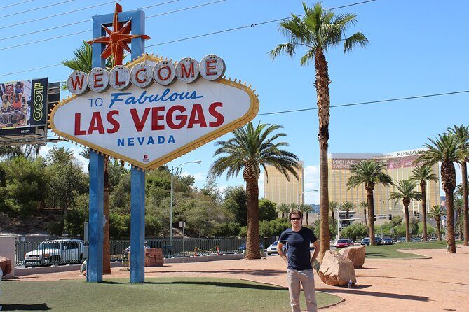 Group Discounted Walking Tour on the Las Vegas Strip with Photos and Champagne - Deep Dive into the Experience