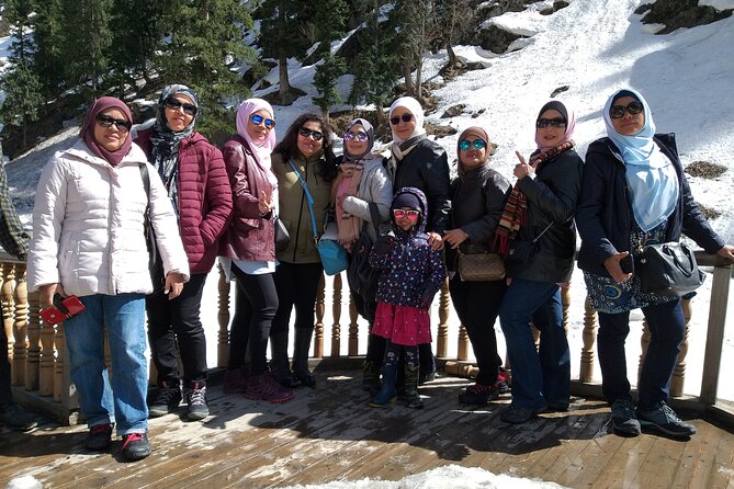 Group Kashmir Deluxe Tour & Tailored Ex Srinagar - Key Points