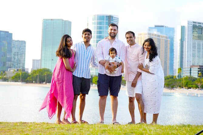 Group Photography Experience at Waikiki Beach - Key Points
