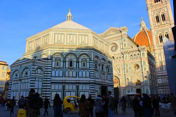 Group Tour Accademia, City Center and Uffizi Gallery - Guide Performance and Reviews