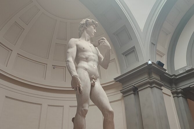 Group Tour Accademia, City Center and Uffizi Gallery - Discovering the City Center of Florence