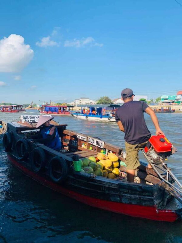 Group Tour: Floating Market, Rice Noodle Factory & Cacao - Key Points