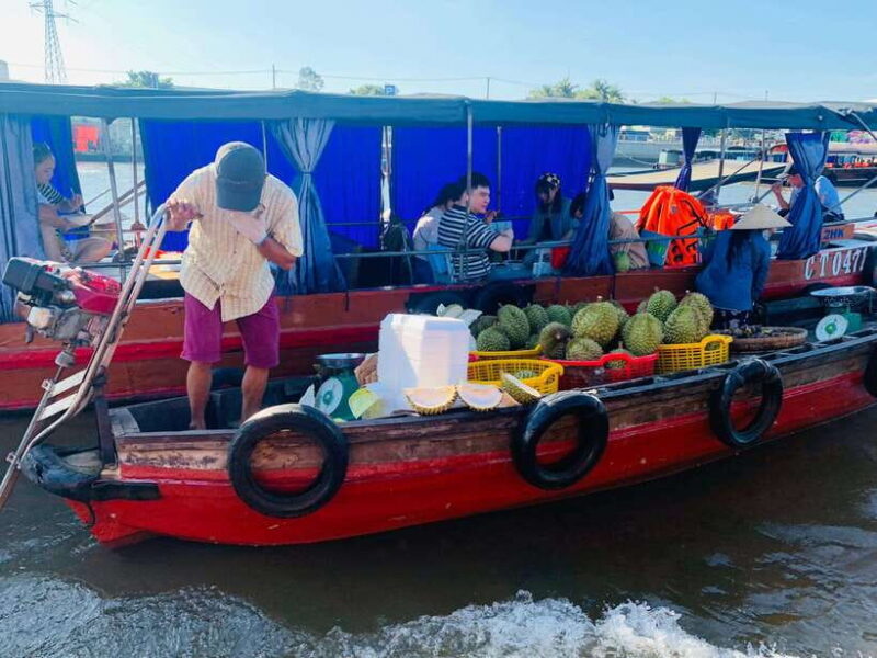 Group Tour: Floating Market, Rice Noodle Factory & Cacao - Visiting the Cai Rang Floating Market