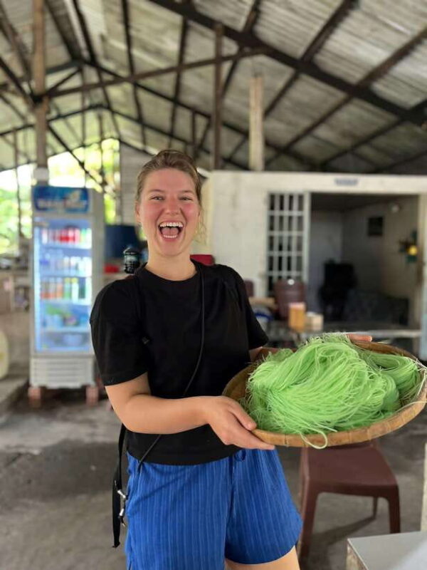 Group Tour: Floating Market, Rice Noodle Factory & Cacao - Authentic Experiences and Genuine Value