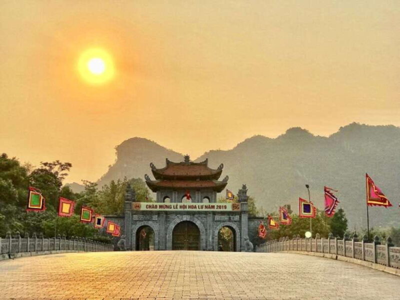 Group tour: Hoa Lu - Trang An boat trip - Mua Cave - Final Thoughts: Who Should Take This Tour?