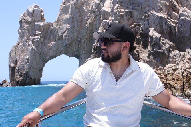 Group tour of the Cabo San Lucas Arch - Who Would Love This Tour?
