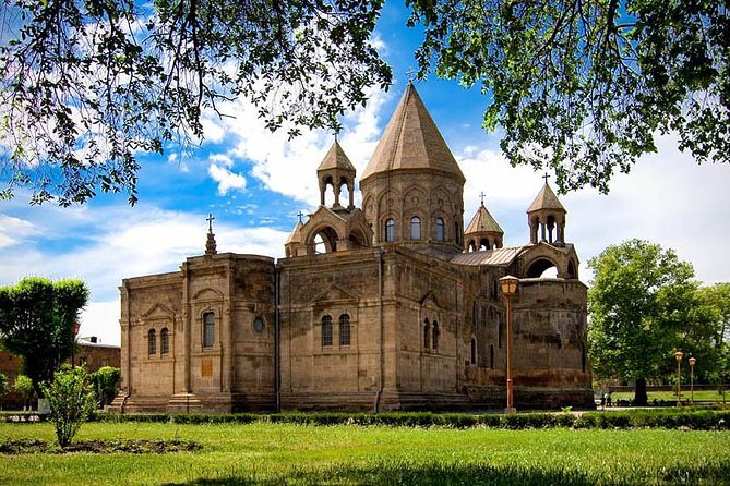Group Tour: Saghmosavank, Wine Yard, Echmiadzin, Zvartnots - Exploring Armenia’s Treasures: A Guide to the Saghmosavank, Echmiadzin, Zvartnots Tour