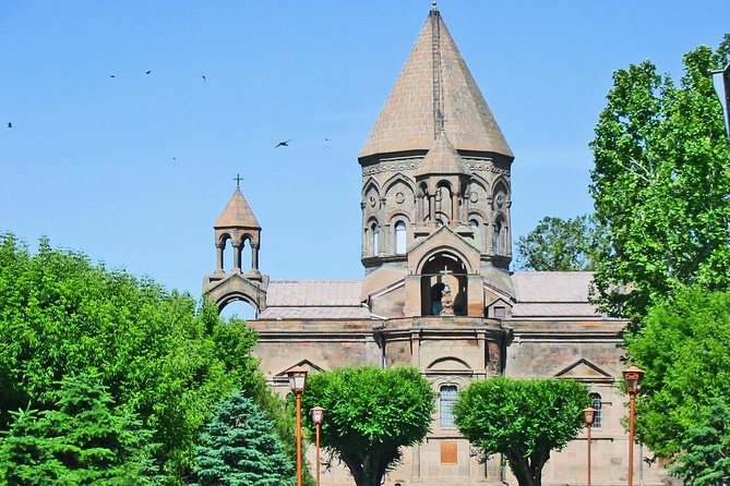 Group Tour: Saghmosavank, Wine Yard, Echmiadzin, Zvartnots - Who Will Love This Tour?