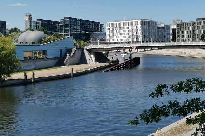 Group Walking Tour (1-20 people): 3 Hours Old-town, Brandenburg Gate and more... - Who Should Consider This Tour