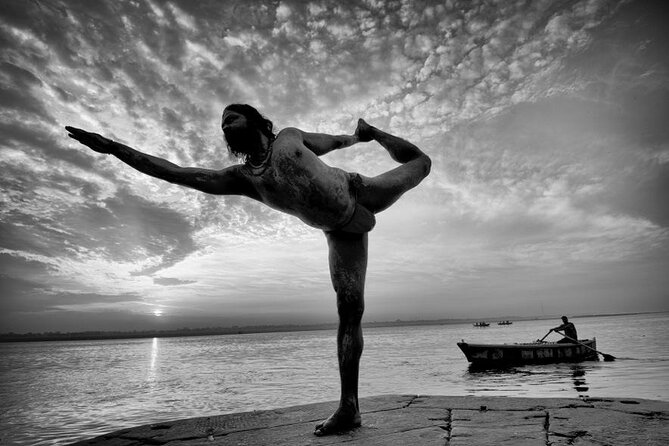 Group Yoga Class with Siddharth from Beginner to Advance - What to Expect at Siddharth Yoga Center