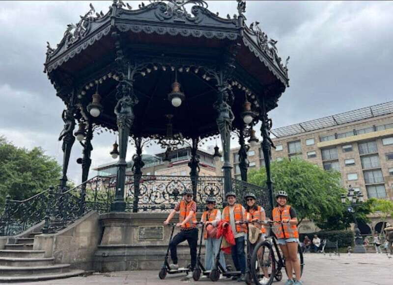 Guadalajara: Bicycle tour of the city visiting places of interest. - The Value of the Tour