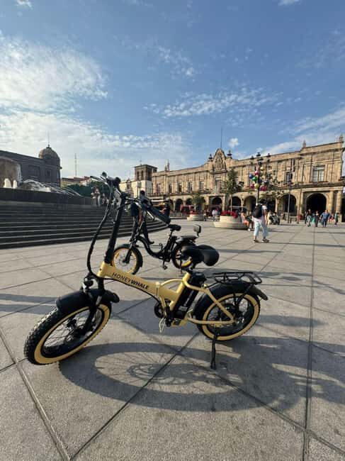 Guadalajara: Fun electric bike tour. - Exploring Chapultepec and its charm