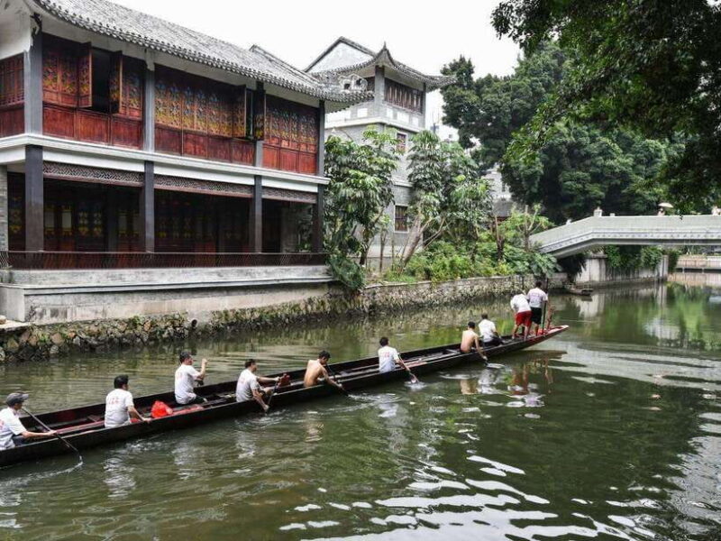 Guangzhou: Morning Tea, Cantonese Opera, and Food Tour - The Foodie Haven: Longjin Road Food Street