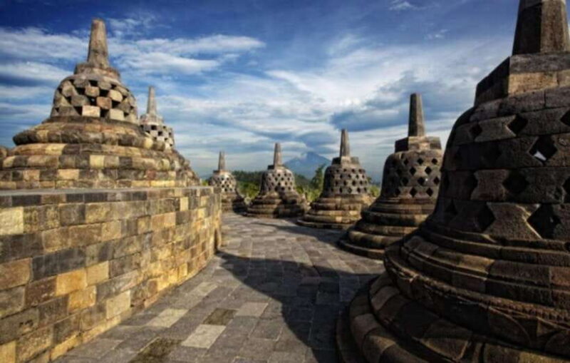 Guarantee Borobudur Structure & Prambanan Temple. - Key Points