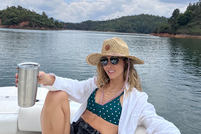 Guatape and El Peñol Town and Dam Tour From Medellin - Exploring the Charming Town of Guatape