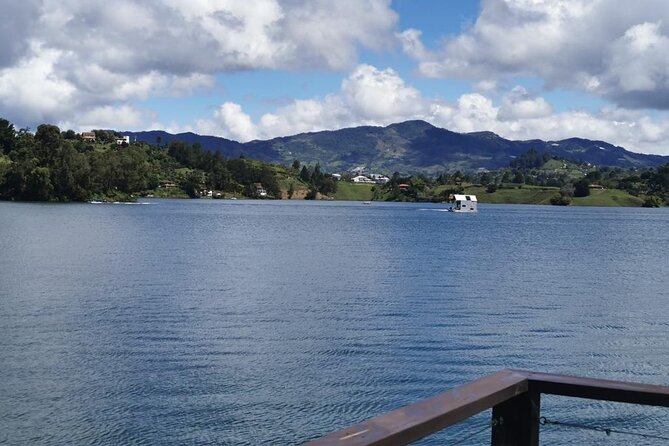 Guatape and El Peñol Town and Dam Tour From Medellin - Conquering the Iconic El Peñol Rock