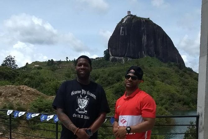 Guatape and Peñol Rock Full-Day Tour - Climbing the 700+ Steps of El Peñol Rock