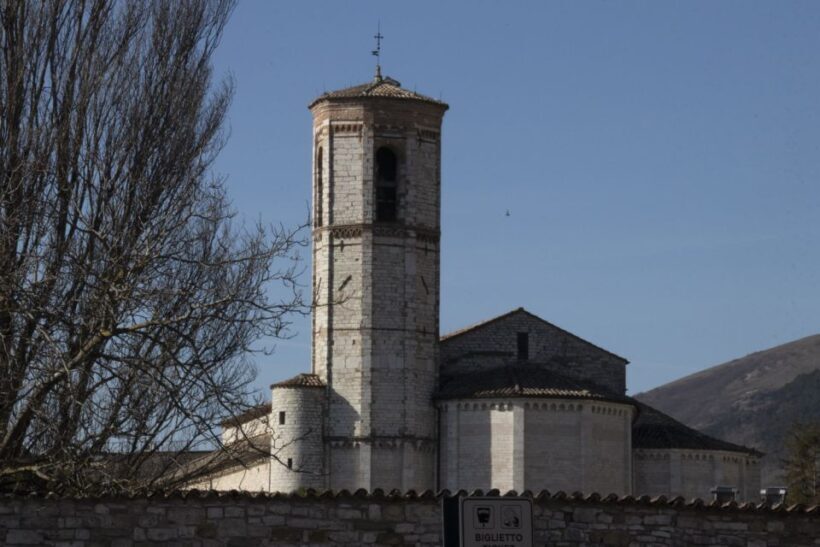 Gubbio: Old Town Guided Walking Tour with Piazza Grande - Who would enjoy this tour?