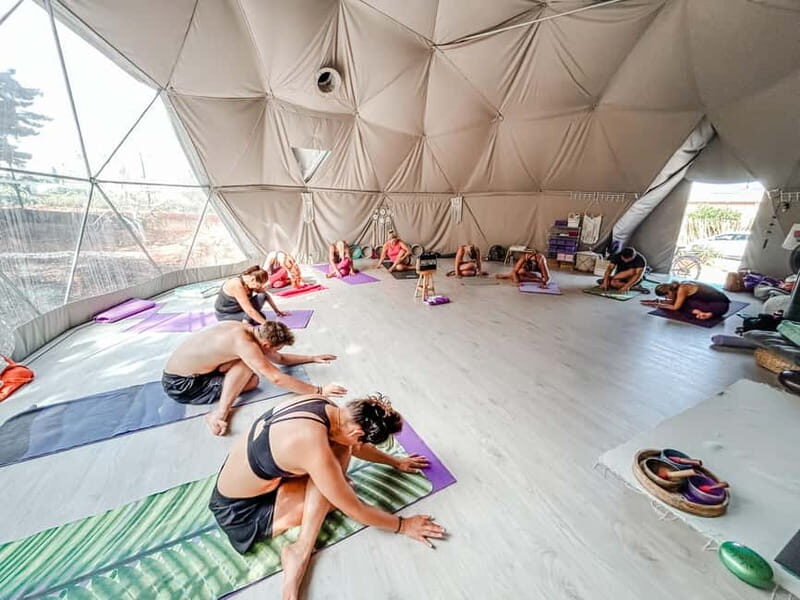 Guia: Albufeira Dome Vinyasa Yoga Classes with Lulushanti - Authenticity and Community Impact