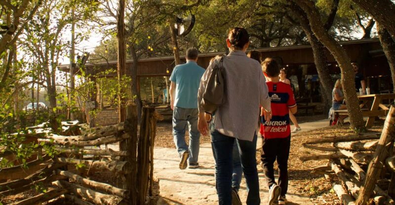 Guide Service In Bangkok - Why Choose a Multilingual Private Guide?