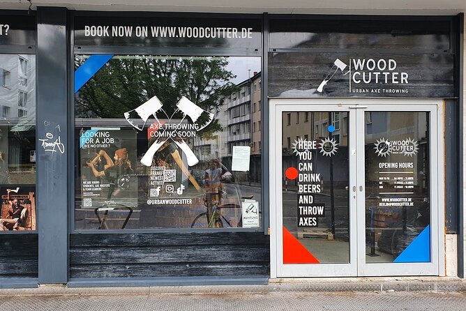 Guided Axe Throwing Experience Review - Why This Experience Stands Out