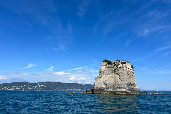 Guided Boat Tour of the Gulf of Poets - Key Points