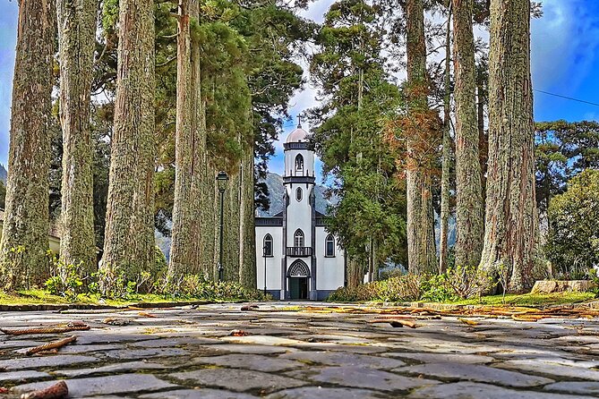 Guided Electric Mountain Bike in Sete Cidades - The Trail to the Village and Beyond