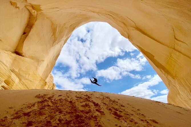 Guided Hike through Peekaboo + Great Chamber Combo (Small Group) - Key Points