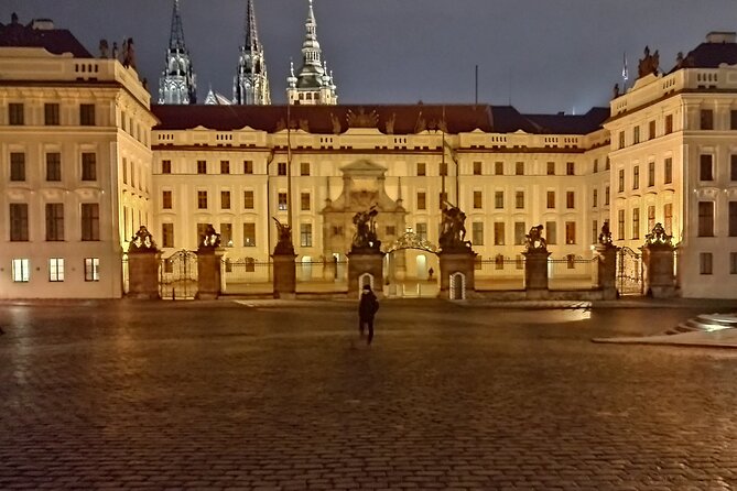 Guided Old Town & Jewish Quarter Walking Tour Prague (Tip-Based) - Accessibility and Participation