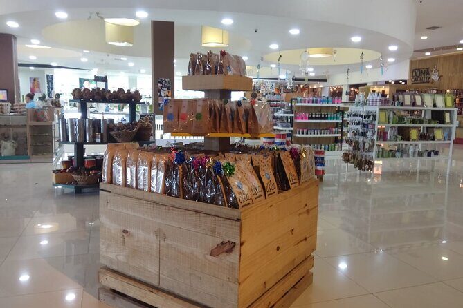 Guided Shopping Tour - Rum tasting, chocolate factory, Cigar factory - Who Should Consider This Tour?