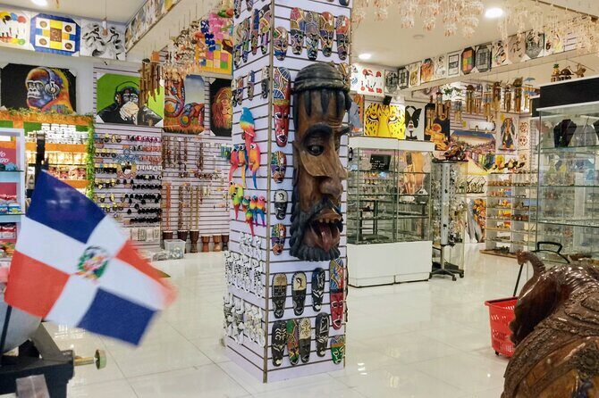 Guided Shopping Tour to WordMart Souvenirs - Round Trip Transport - What to Expect from the Tour