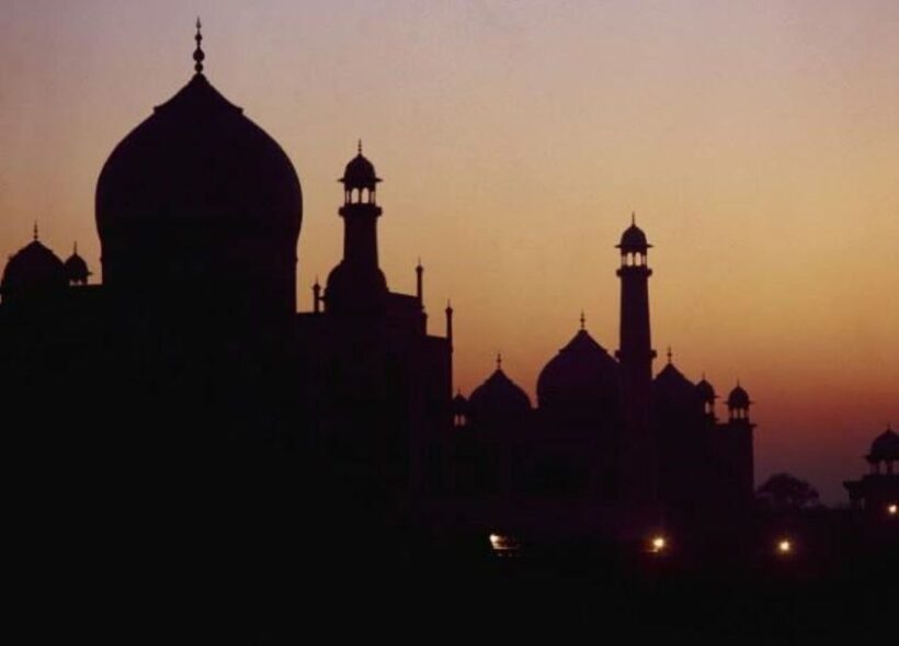 Guided Sunset Tour Of Taj Mahal with Skip-The-Line Entry - Exploring the Experience in Detail