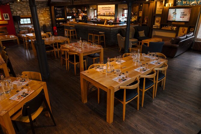 Guided Tour in Aberfeldy Distillery With Connoisseur Experience - Savoring the Flavors: Whisky Tasting Experience
