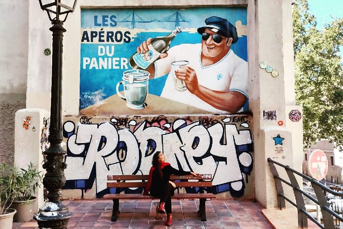 Guided Tour in Marseille: Vieux Port & Old City - Guide Performance and Tour Experience