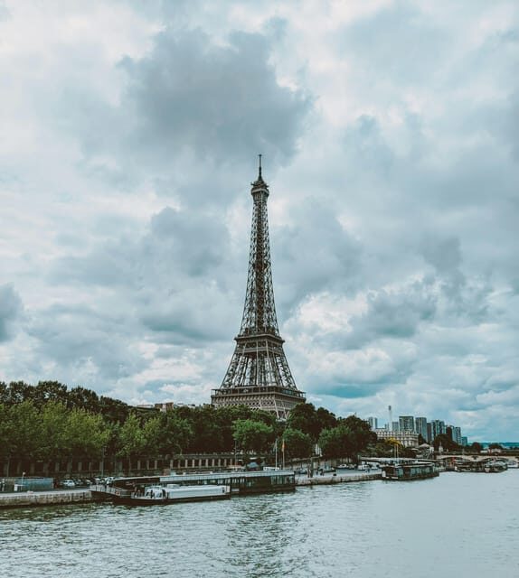 Guided tour in Paris in a vintage car Arabic English speaker - Who Will Love This Tour?
