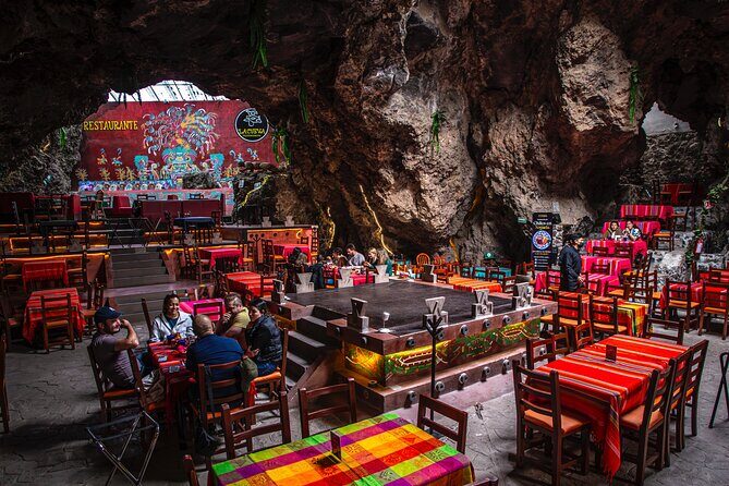 Guided Tour in Pyramids + Transportation + Breakfast in Cueva - FAQ