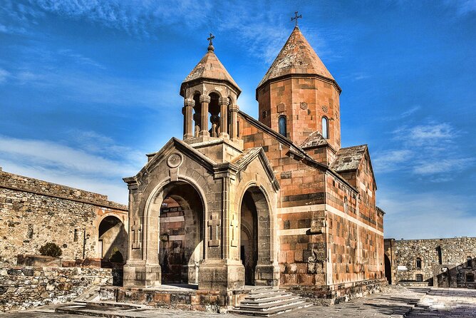 Guided Tour: Khor Virap, Noravank Monastery, Areni, Jermuk - Visiting Khor Virap